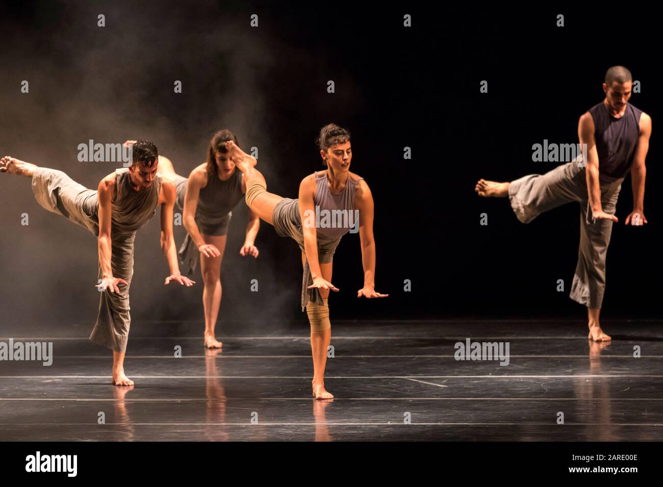 Vertigo dance group hi-res stock photography and images - Alamy