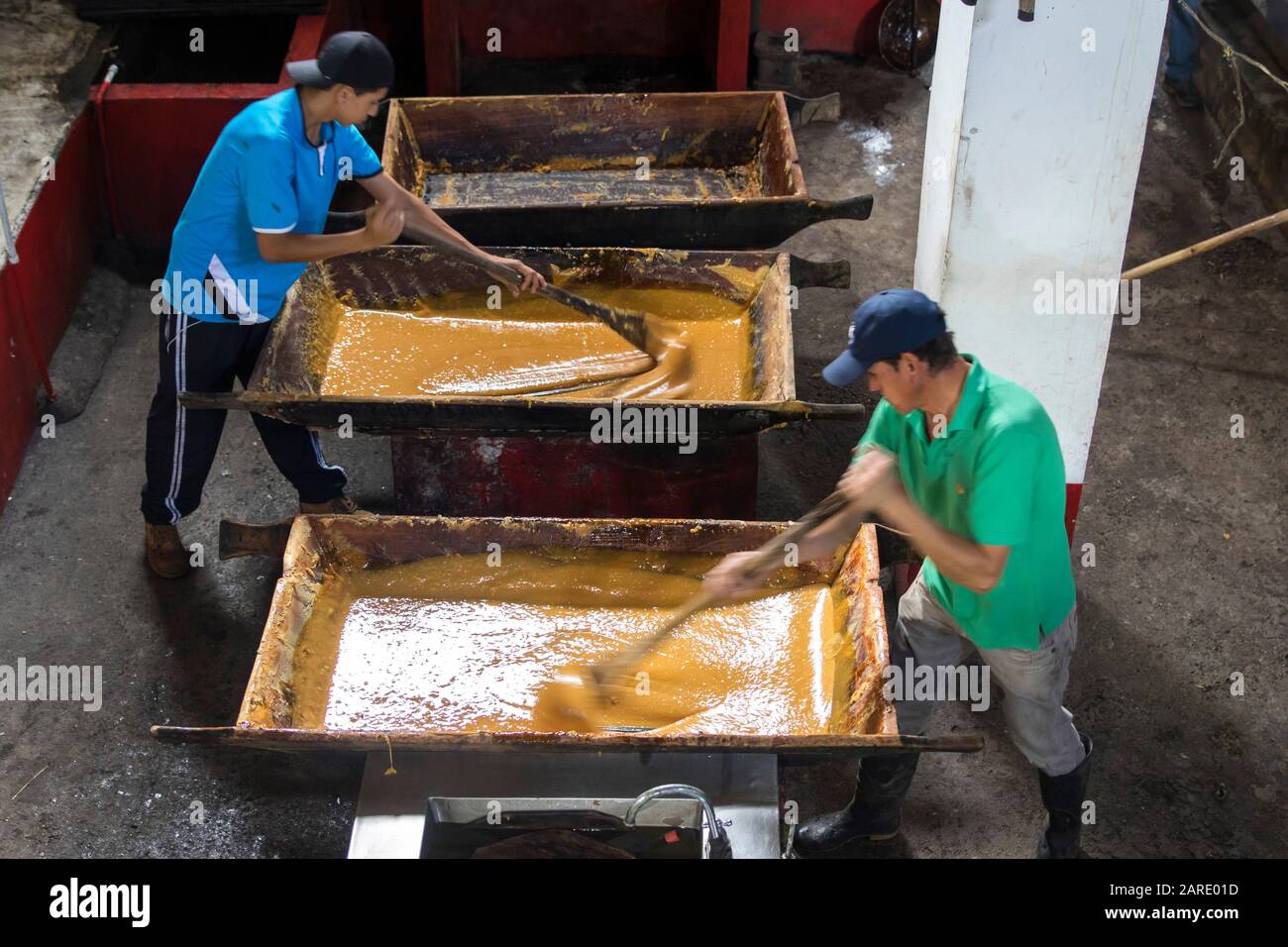 Boiling the sugar cane juice hi-res stock photography and images - Alamy