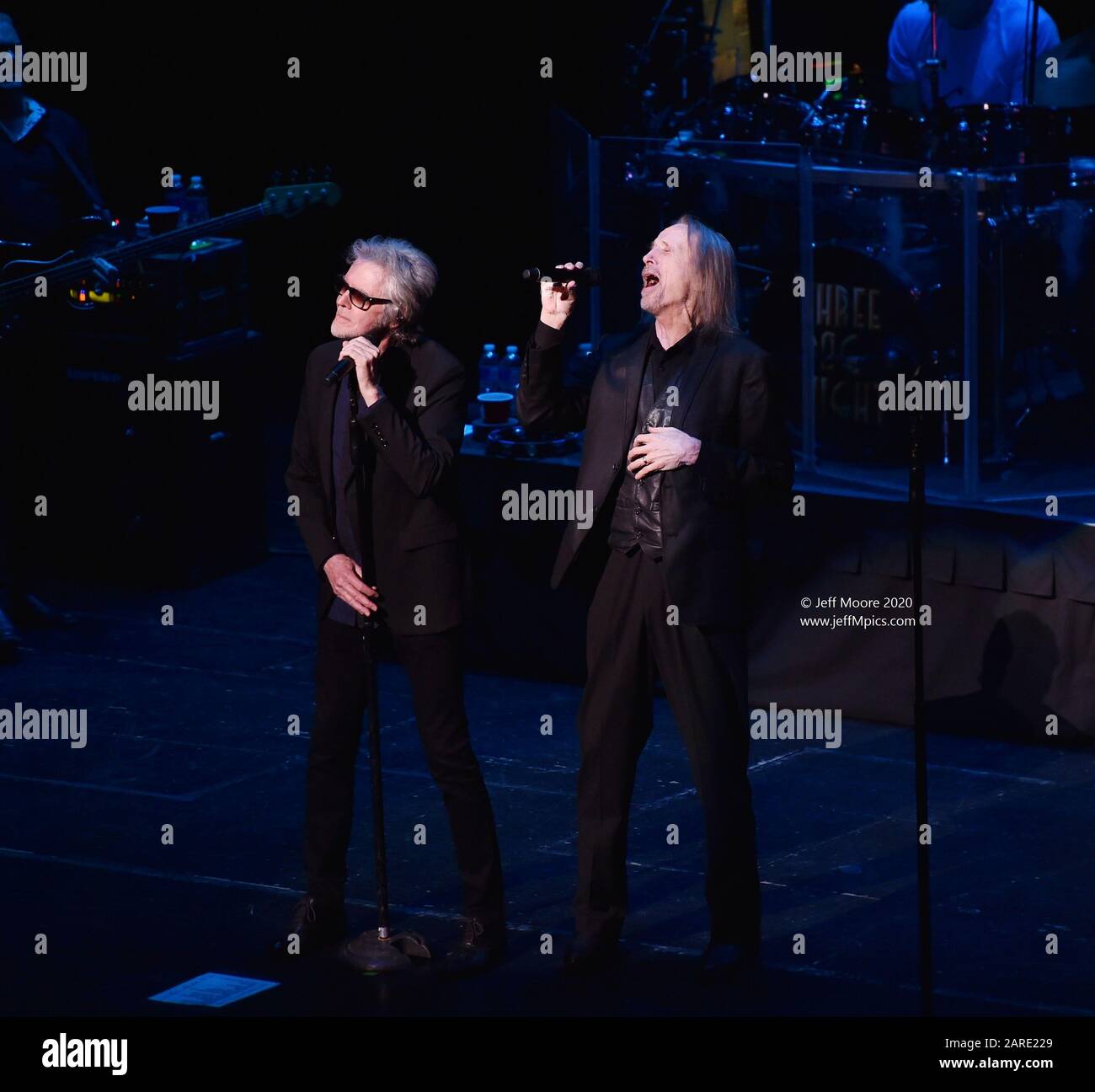 Three dog night hi-res stock photography and images - Alamy