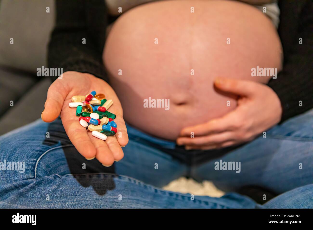 Pregnant labor pain medication hi-res stock photography and images - Alamy