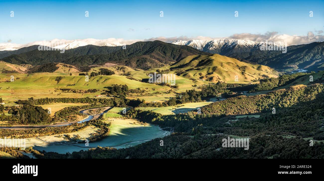Tararua range hi-res stock photography and images - Alamy