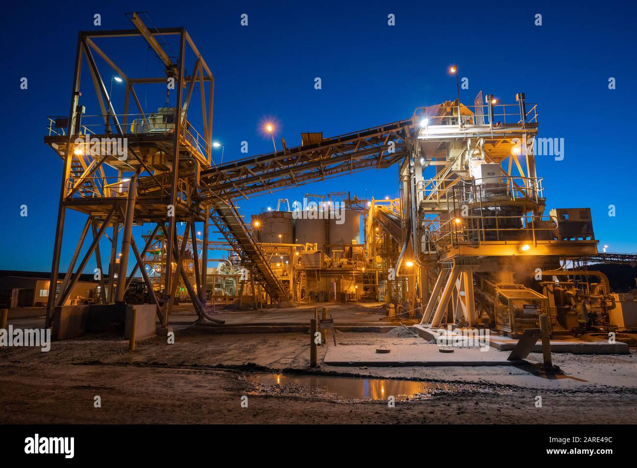 Gold processing plant at night, Western Australia Stock Photo - Alamy