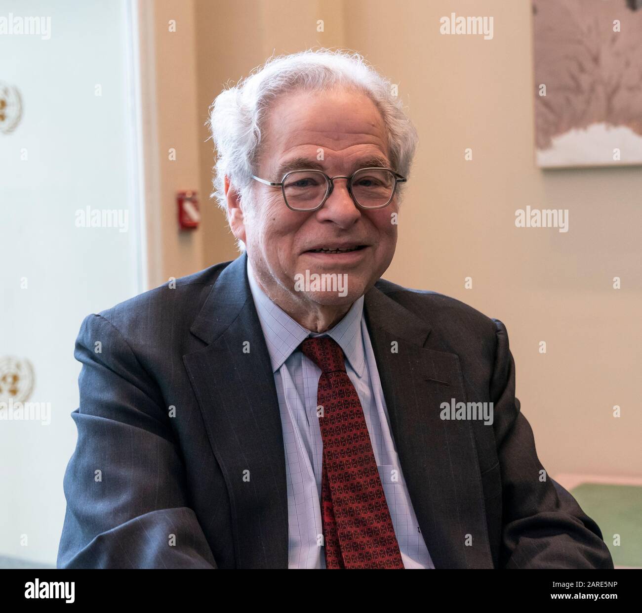 New York, NY - January 27, 2020: Violinist Itzhak Perlman attends ...