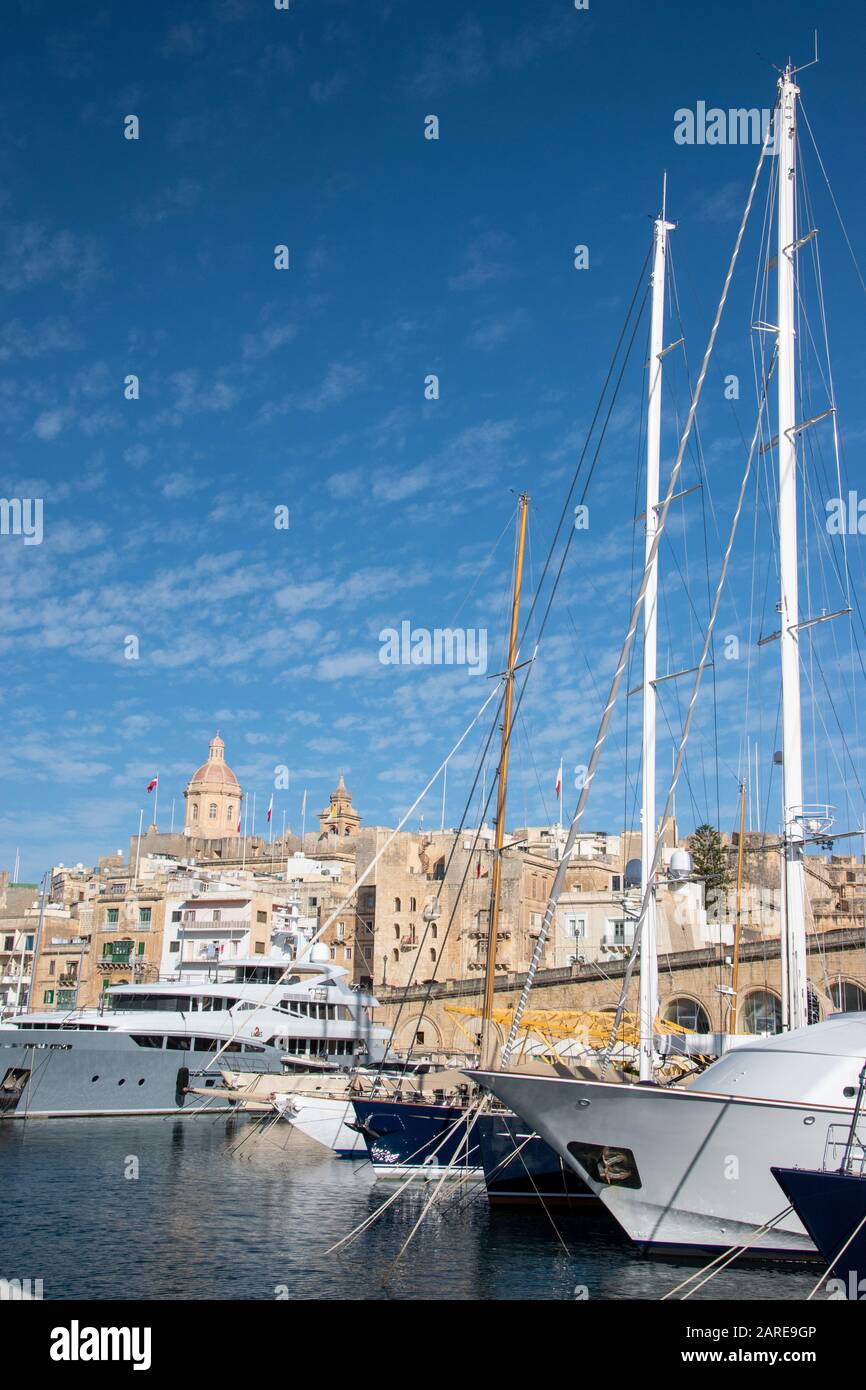 Vittoriosa waterfront wharf hi-res stock photography and images - Alamy