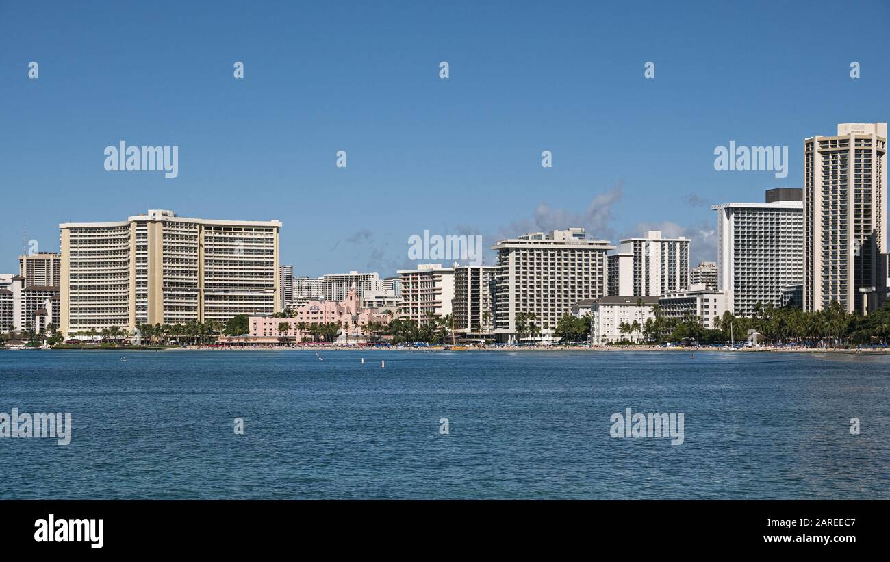 Honolulu, Hawaii, USA. 19th Dec, 2019. High-rise hotels along the ...
