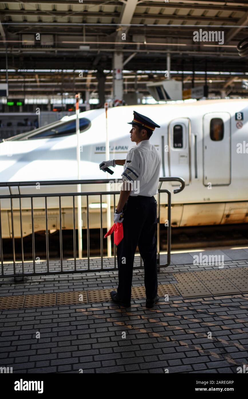 N700 series shinkansen hi-res stock photography and images - Alamy