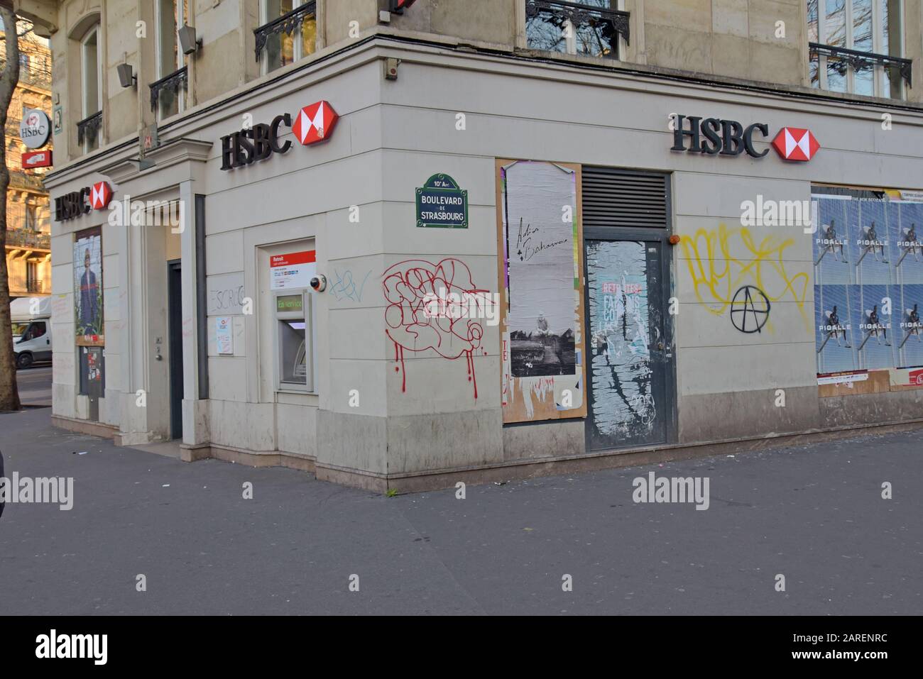 Hsbc paris hi-res stock photography and images - Alamy