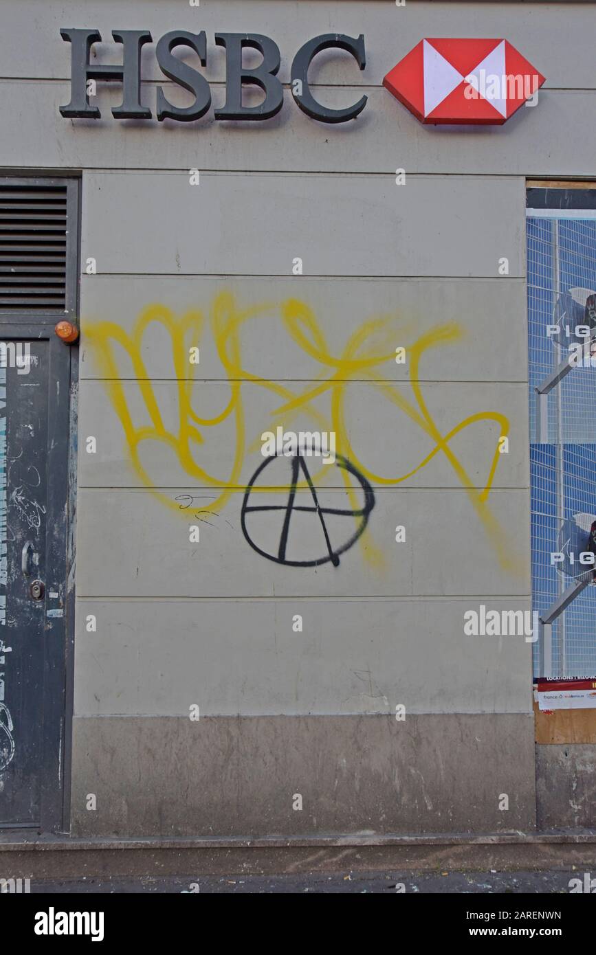 Hsbc paris hi-res stock photography and images - Alamy