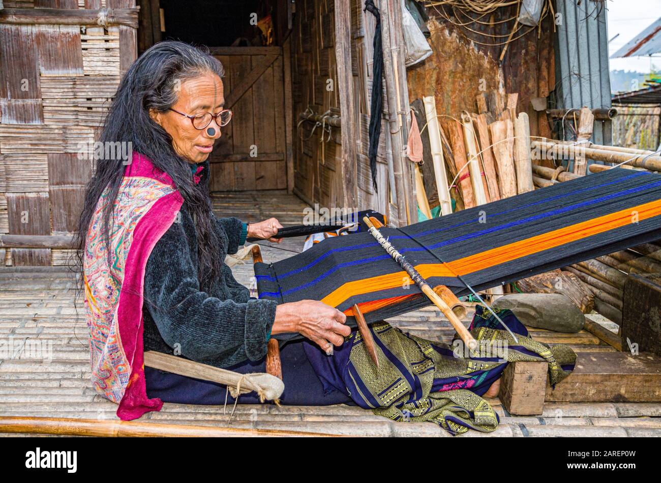 Weaving discs hi-res stock photography and images - Alamy