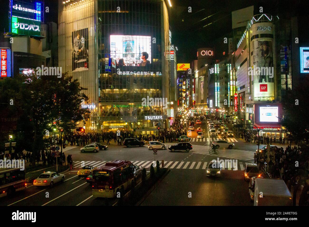 Tokyo Metropolis Japan Shibuya Nightlife attracts many tourists Stock ...