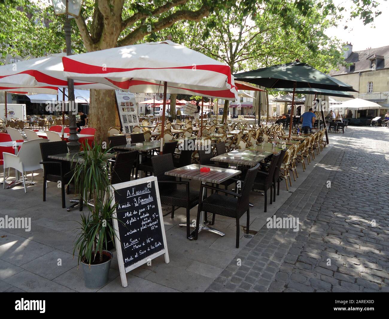 Dijon cafe chairs hi-res stock photography and images - Alamy