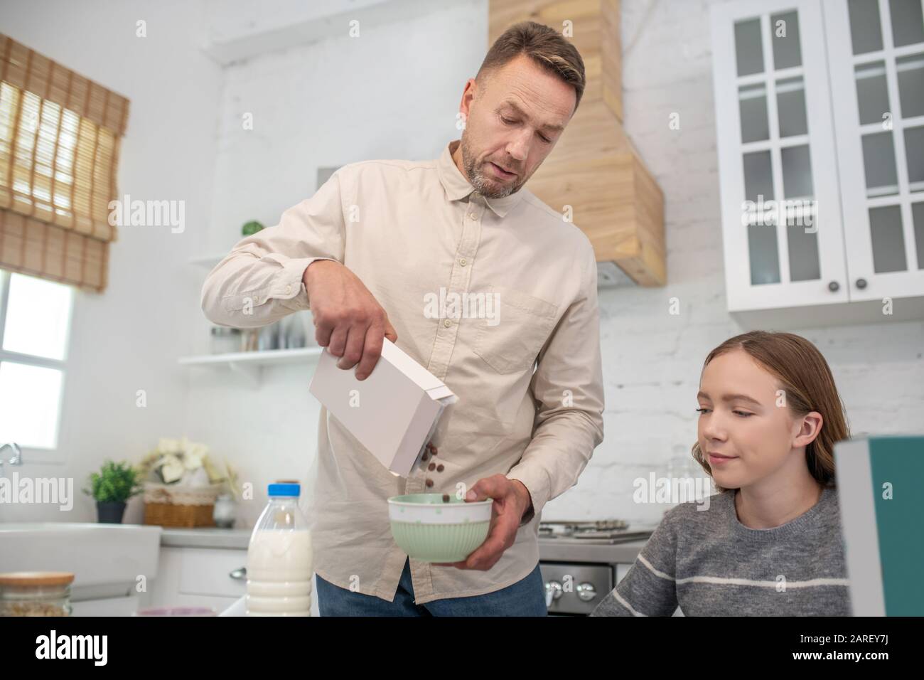 Single dad and daughter hi-res stock photography and images - Alamy