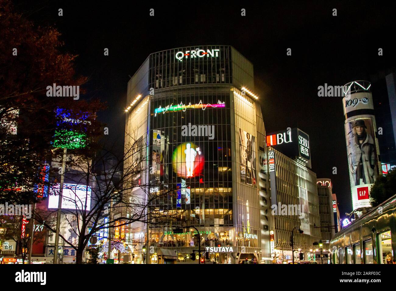 Tokyo Metropolis Japan Shibuya attracts many tourists Stock Photo - Alamy