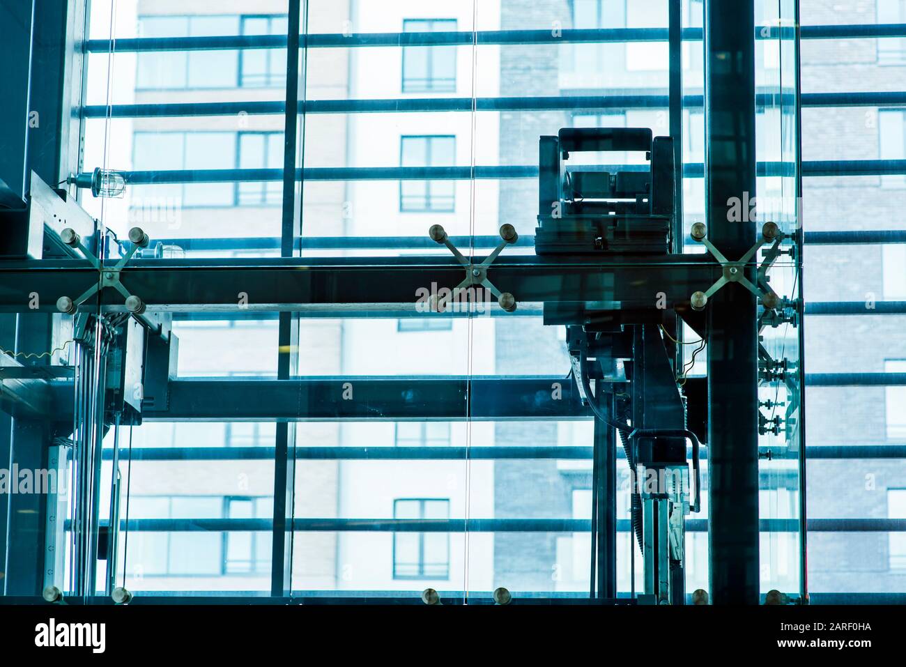Glass elevator hi-res stock photography and images - Alamy