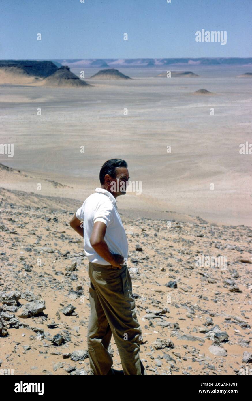 Director DAVID LEAN on set location candid filming LAWRENCE OF ARABIA ...