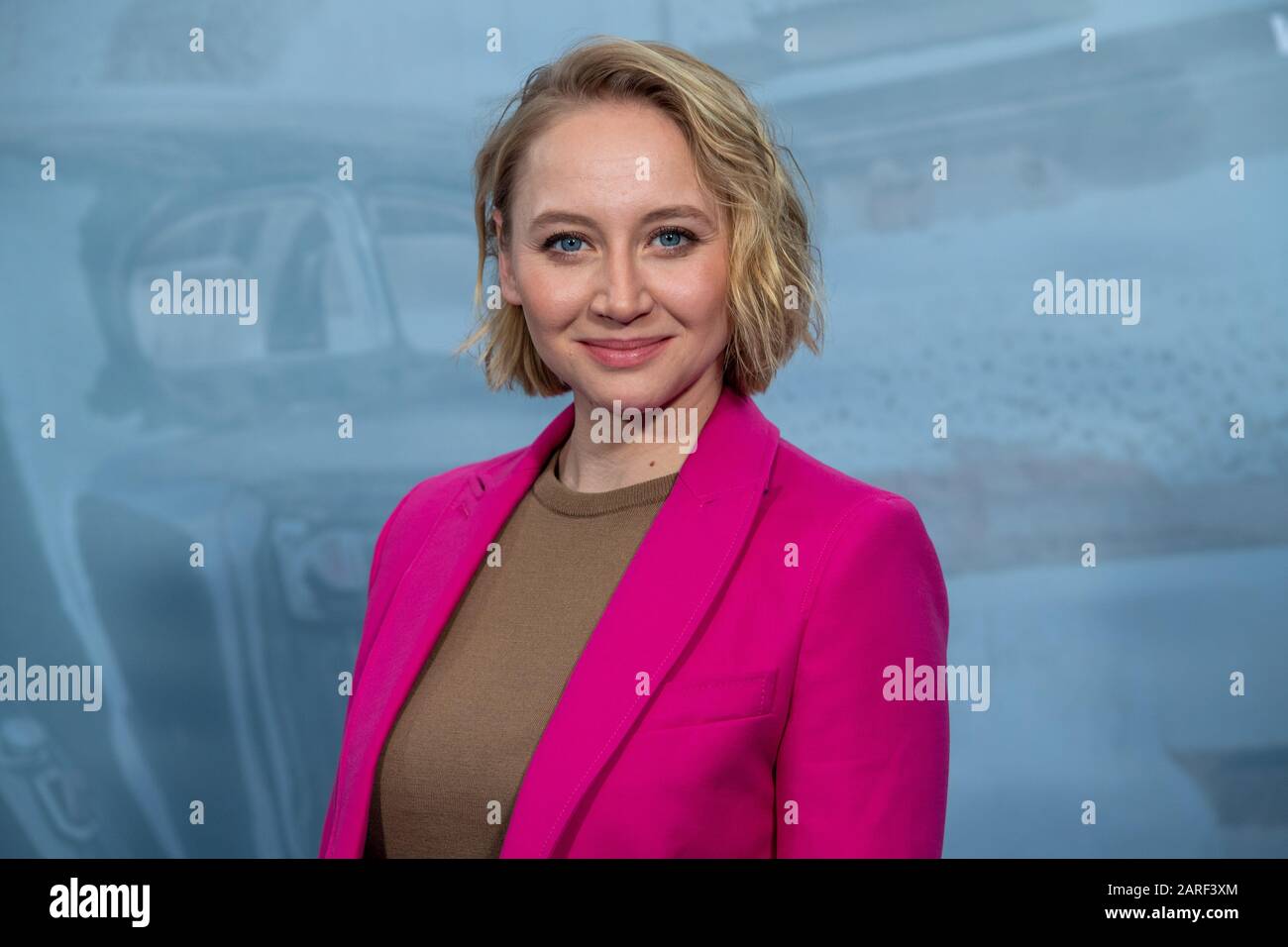 Anna Maria MUEHE (MÃ he, actress, role Margot Wolf), half-length ...