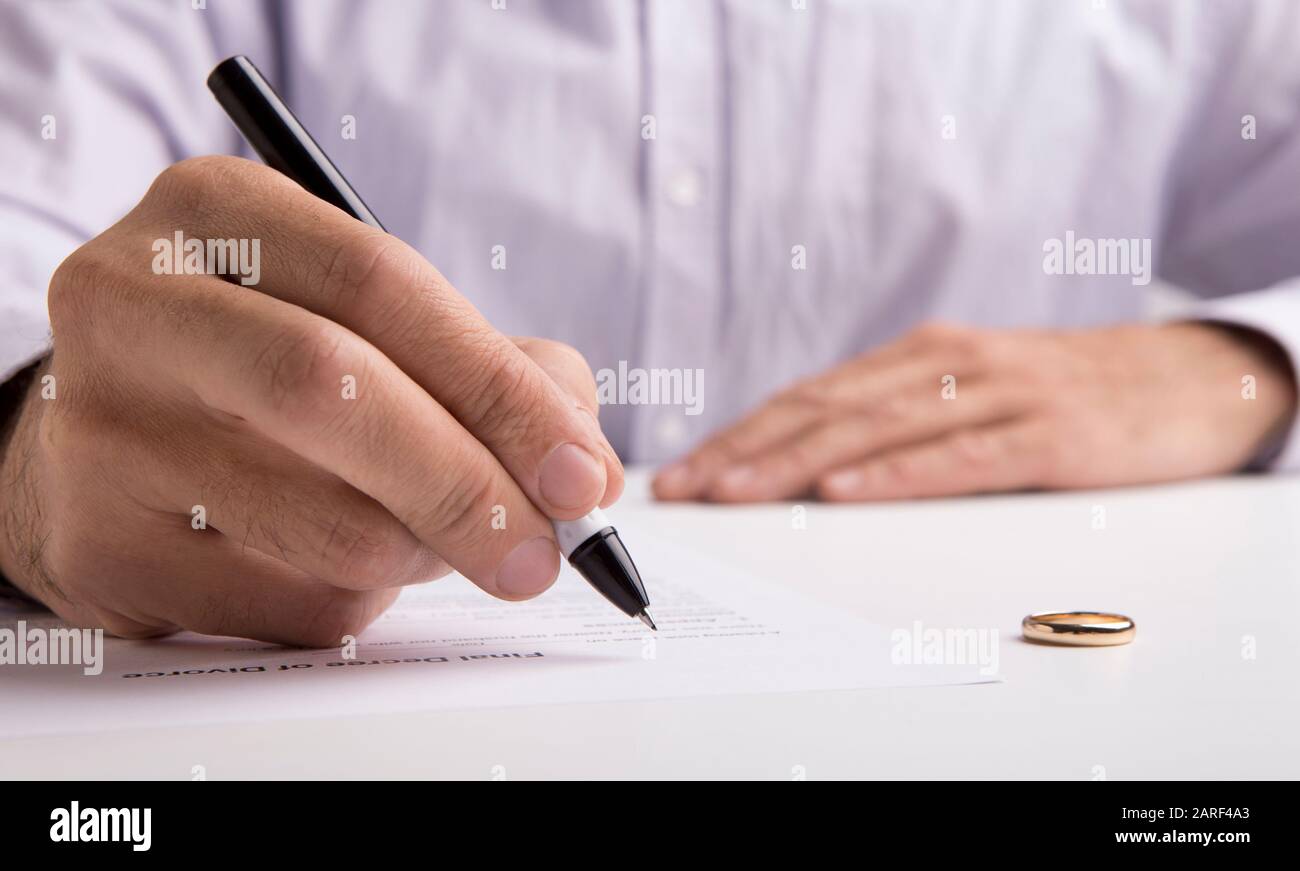 Divorce decree hi-res stock photography and images - Alamy