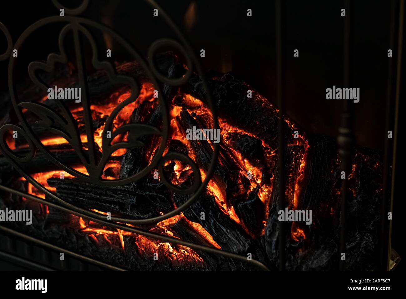 Log Fire Burning In Grate High Resolution Stock Photography and Images ...