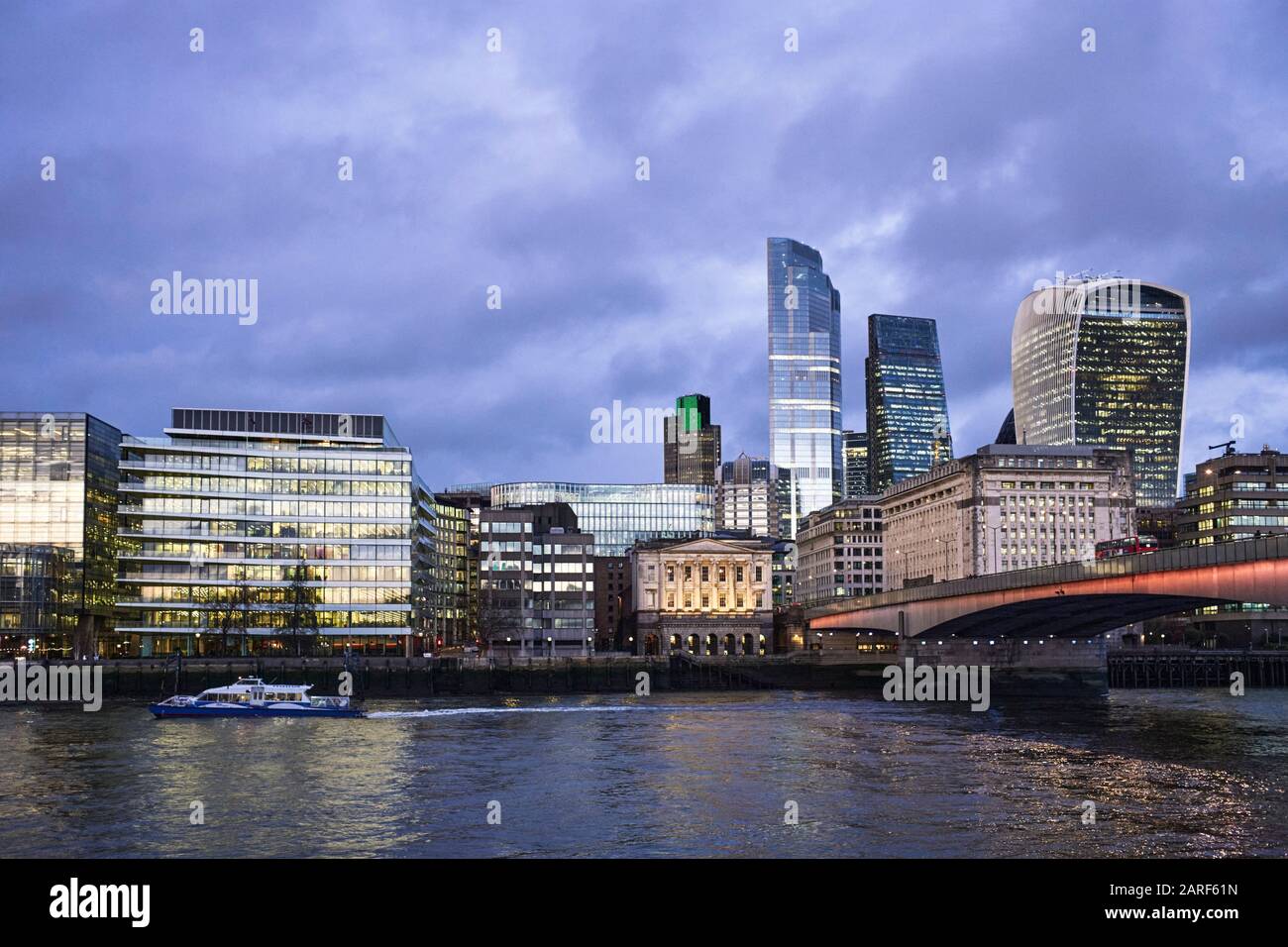 London skyline from southbank hi-res stock photography and images - Alamy