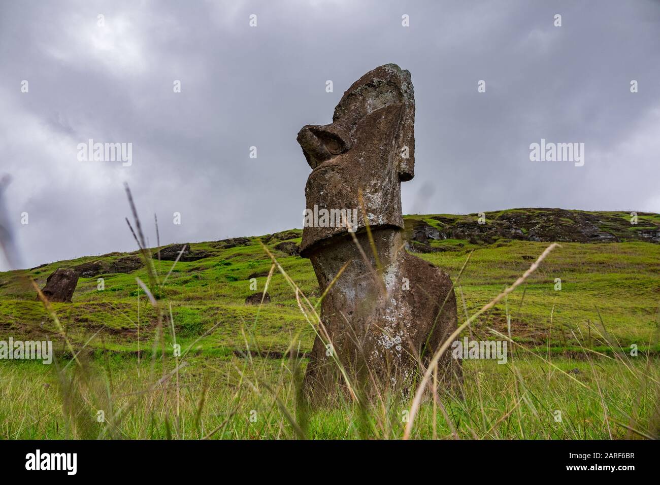 Moai easter island stormy hi-res stock photography and images - Alamy