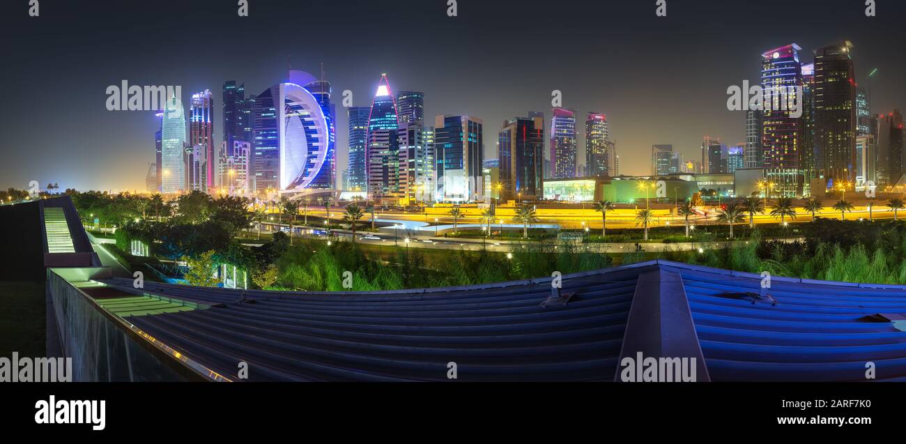 View of park and building in Doha City Center Stock Photo - Alamy
