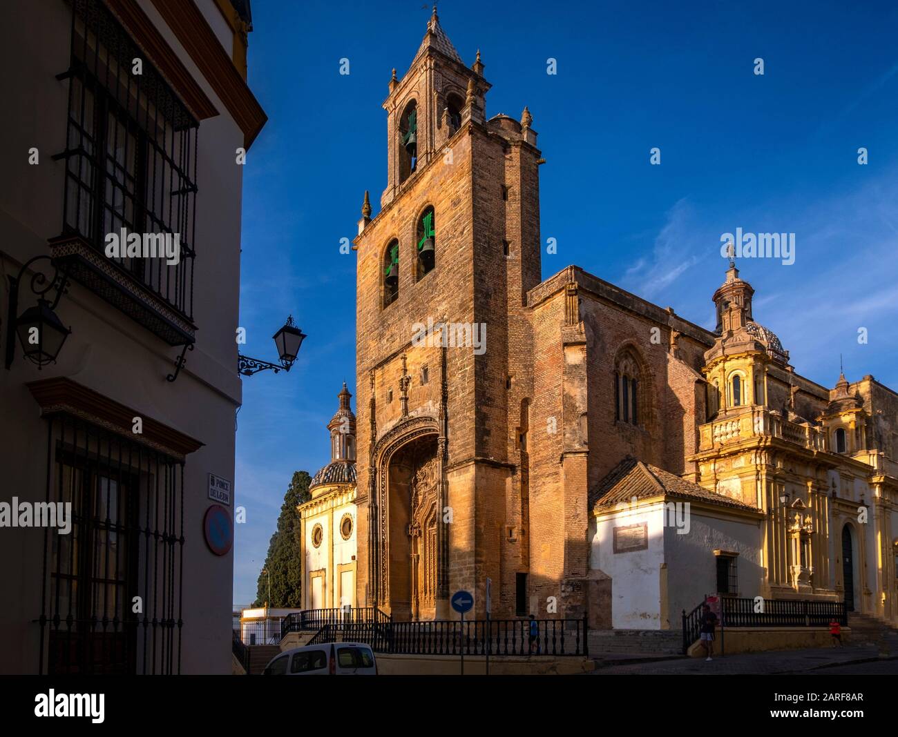 Santiago church hi-res stock photography and images - Alamy