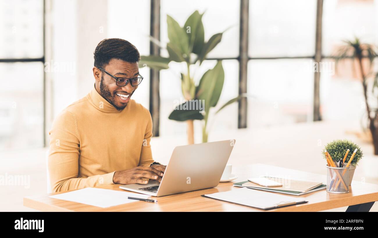 Man playing keyboard laptop in hi-res stock photography and images - Alamy
