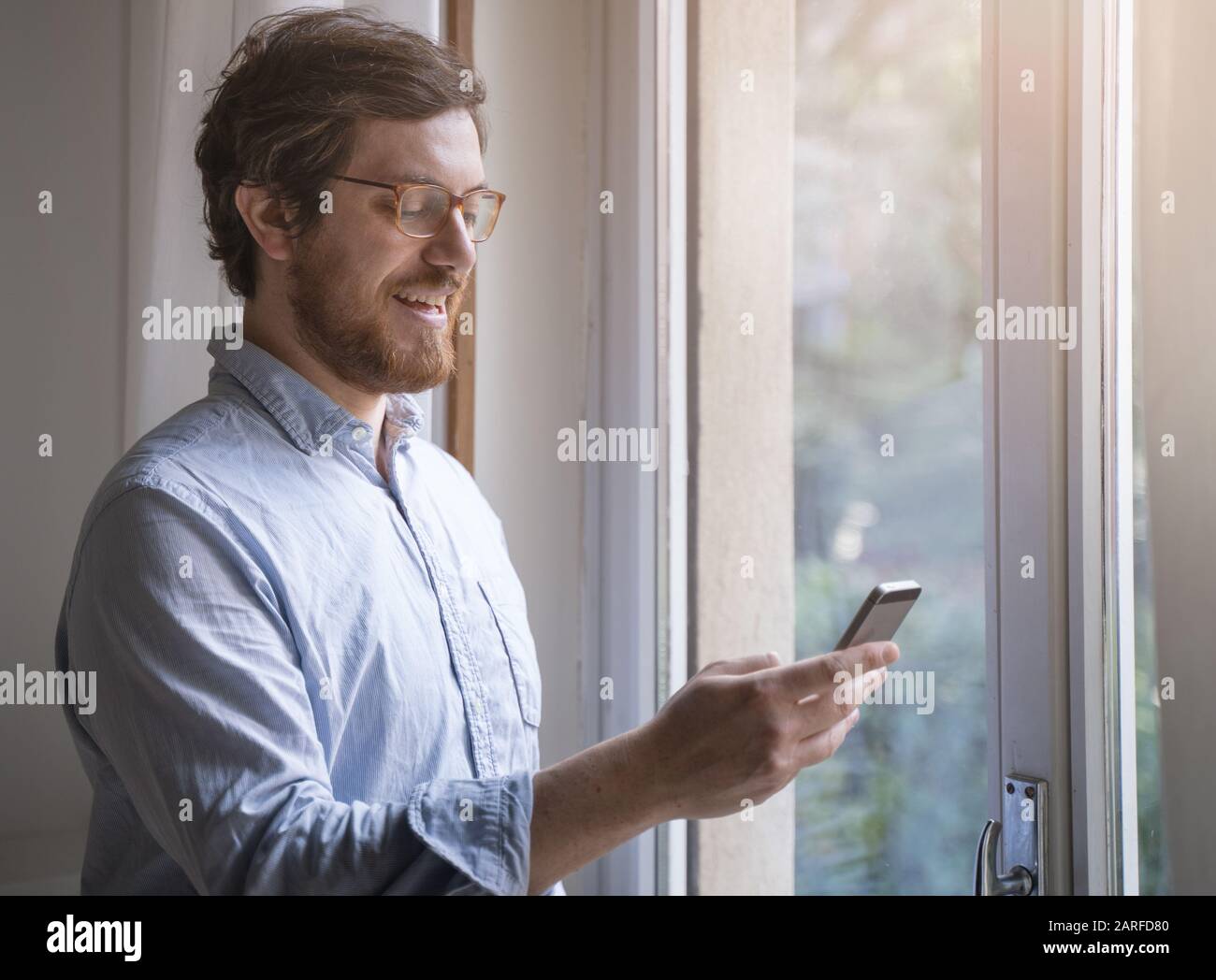 Man checking mobile home hi-res stock photography and images - Alamy