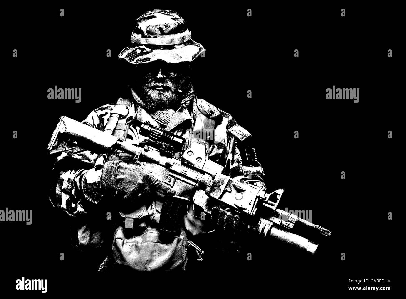 Camo paint hi-res stock photography and images - Alamy