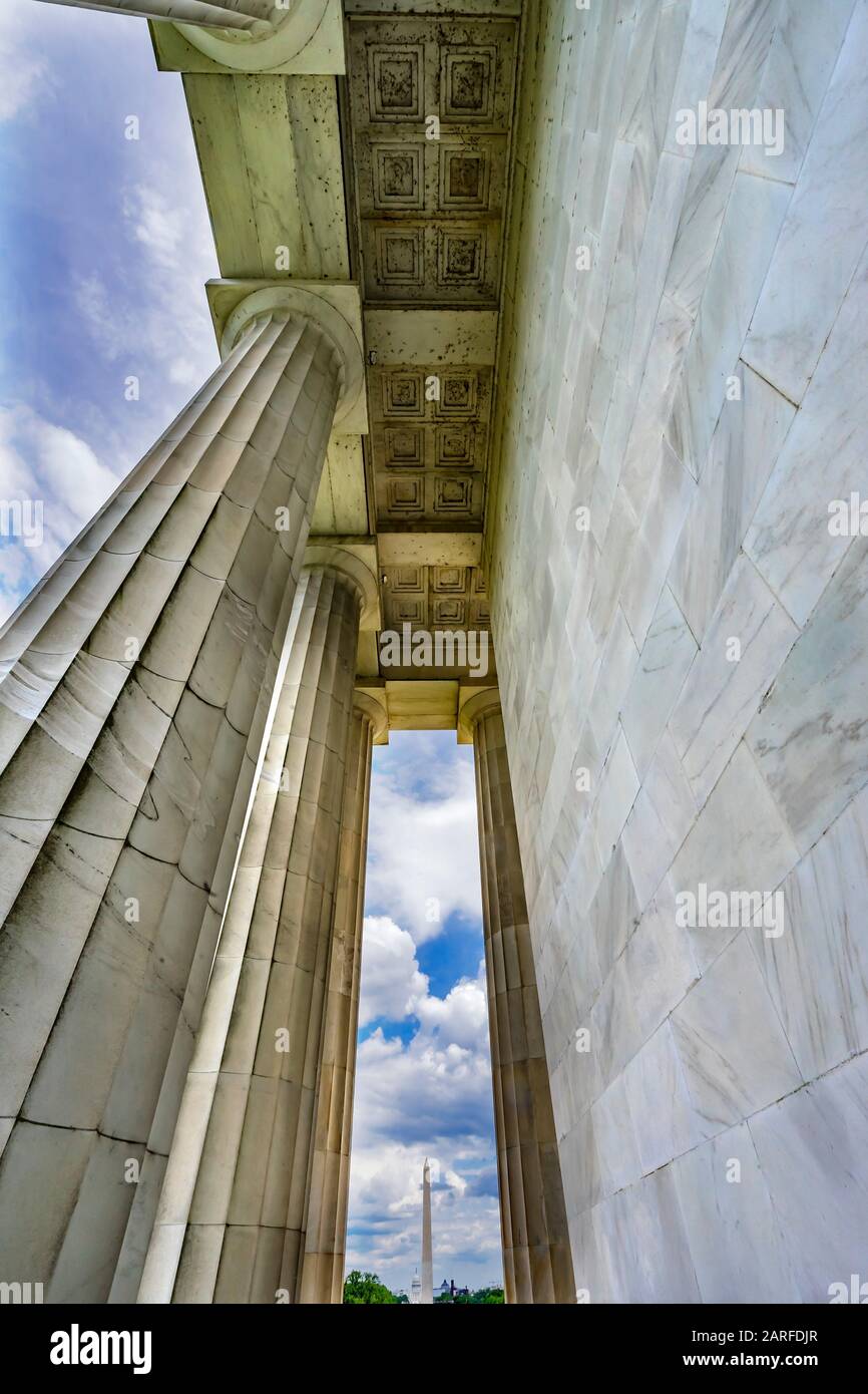 Vertical tall columns hi-res stock photography and images - Alamy