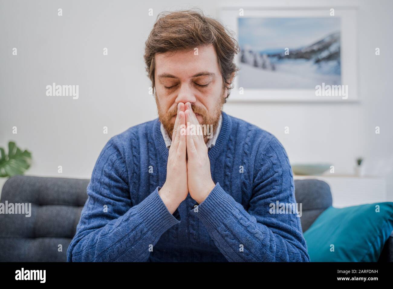 Confused serious worried upset hi-res stock photography and images - Alamy
