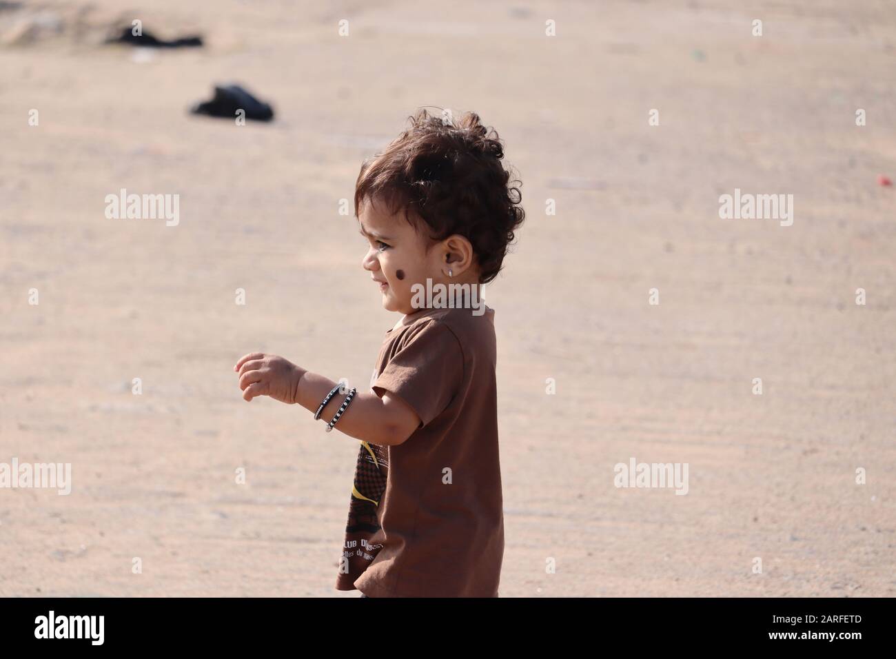 Children and outdoors and summer hi-res stock photography and images ...