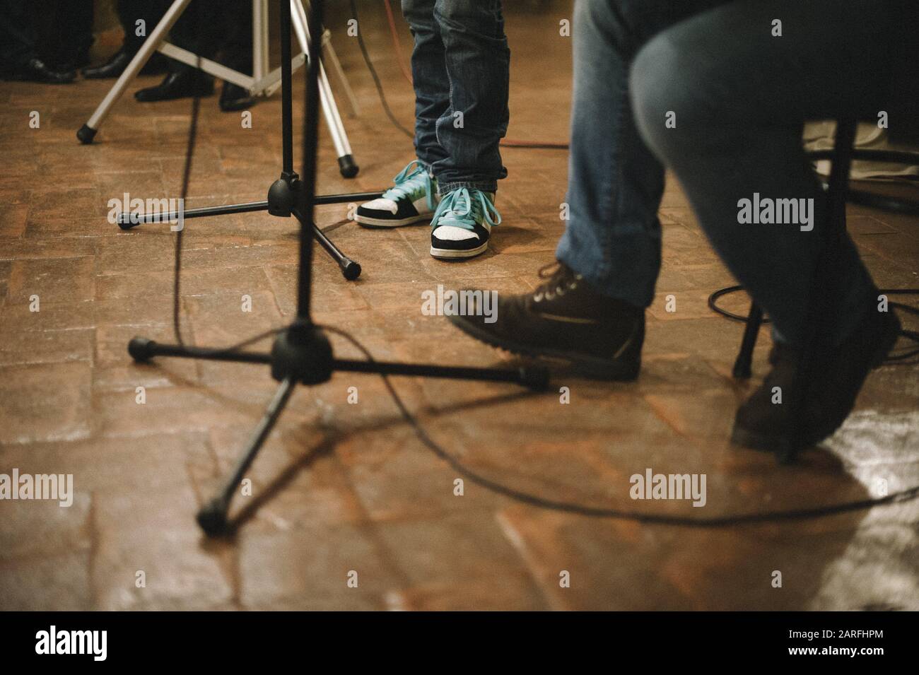 Musical duo hi-res stock photography and images - Alamy