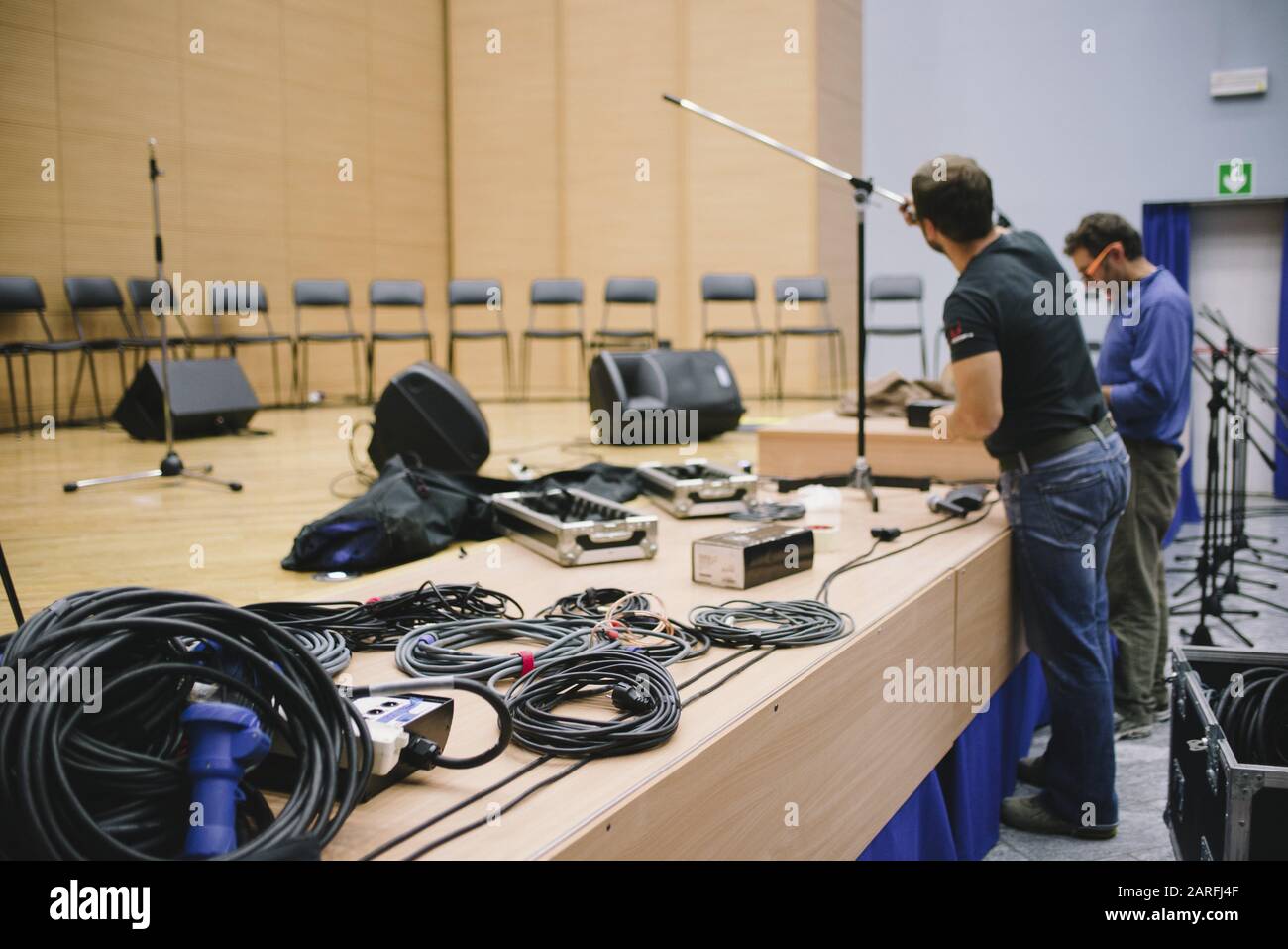 Interior theater stage hi-res stock photography and images - Alamy