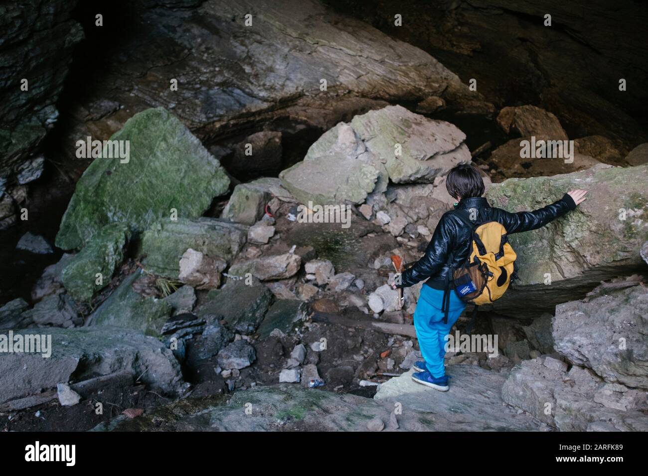 Children explore cave hi-res stock photography and images - Alamy