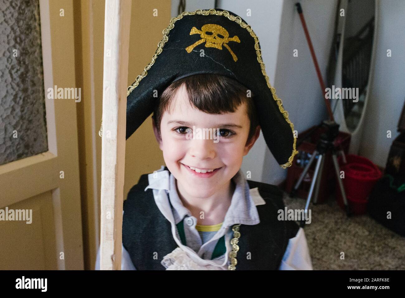 child dressed as a pirate Stock Photo - Alamy