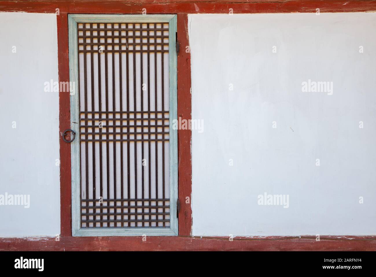 Korean traditional wooden door in Gyeongju, Korea Stock Photo - Alamy