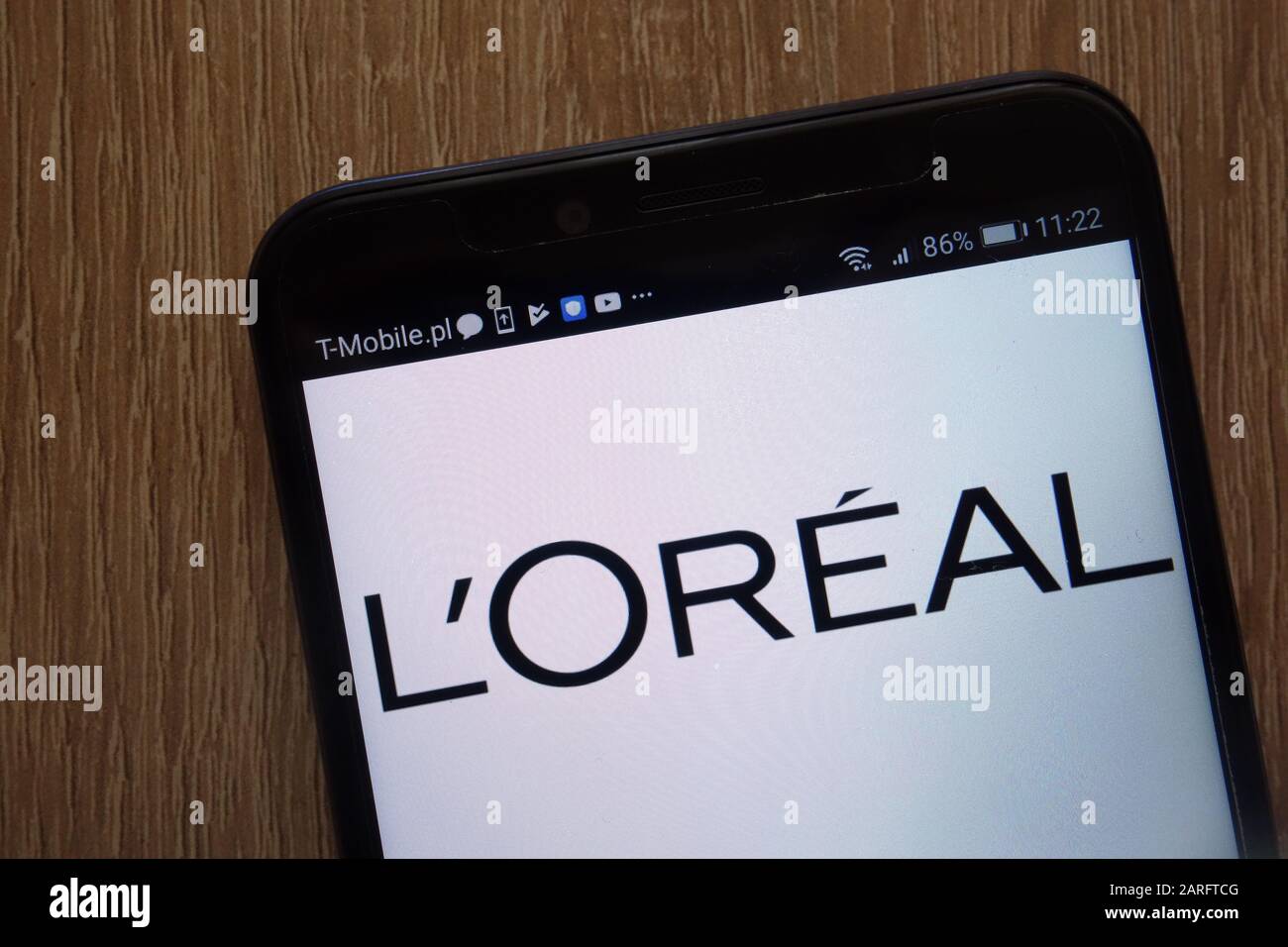 Loreal logo hi-res stock photography and images - Alamy