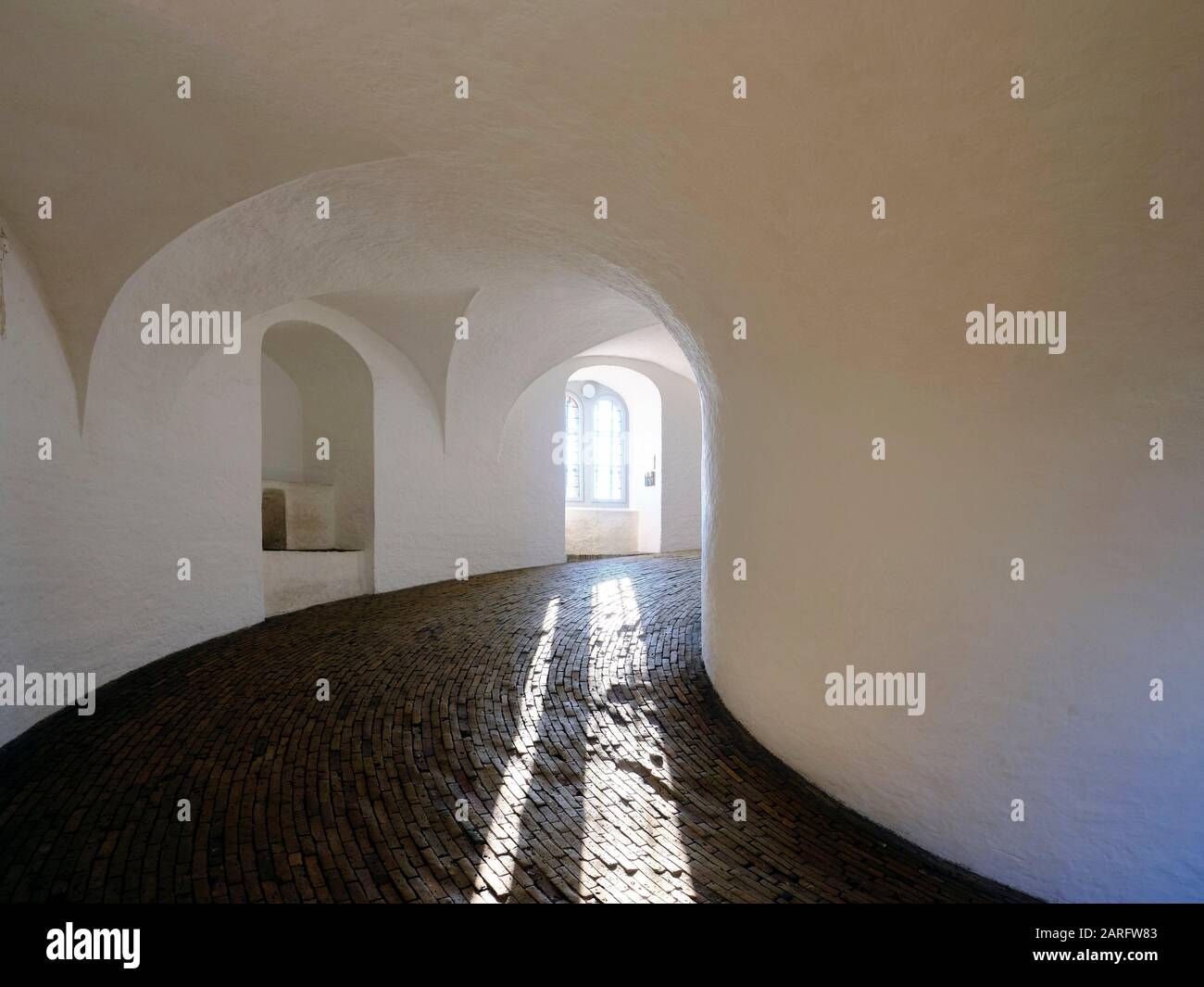 Round tower observatory hi-res stock photography and images - Alamy