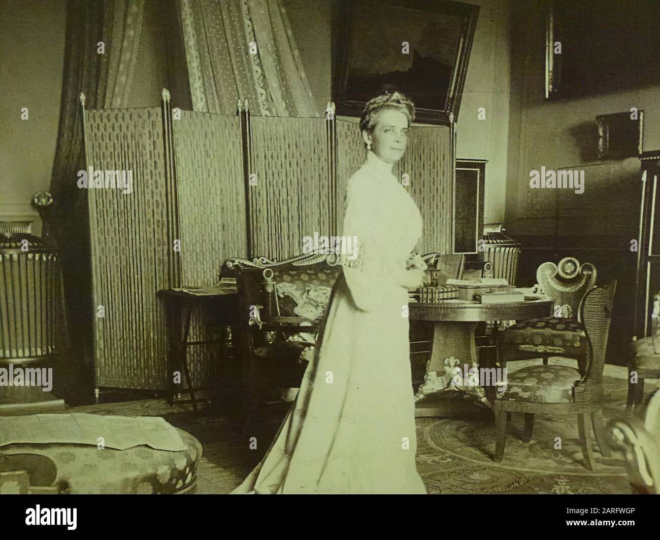 Zinaida yusupova hi-res stock photography and images - Alamy