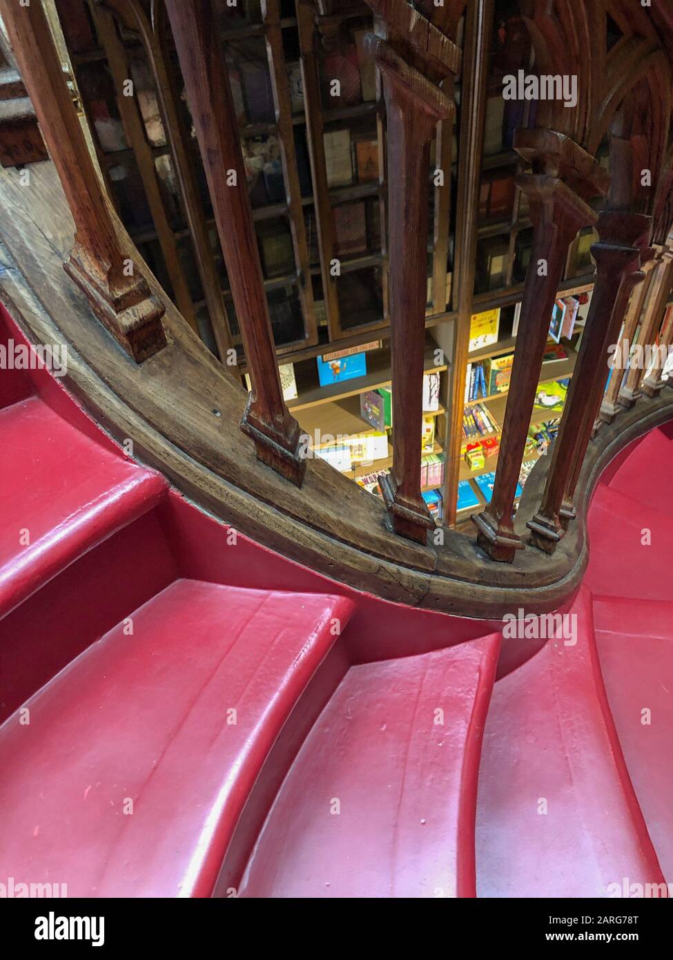 Harry potter stairs hi-res stock photography and images - Alamy