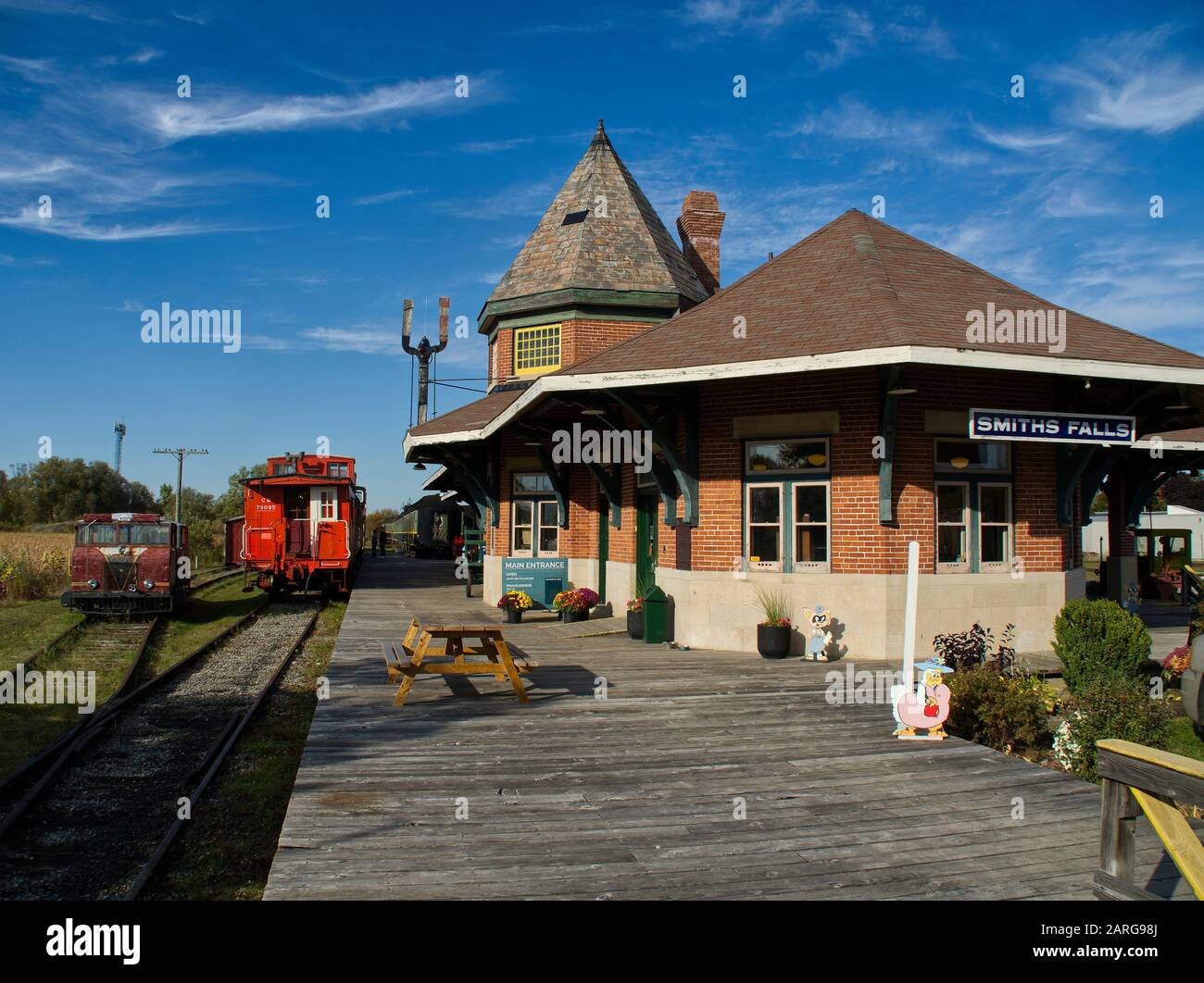 Canadian northern railway train hi-res stock photography and images - Alamy