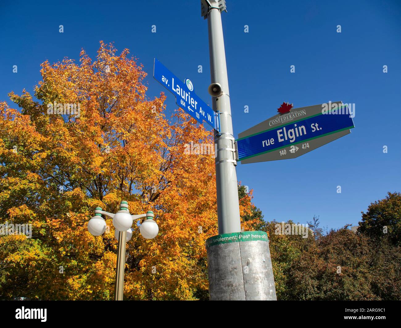 Road intersection ontario canada hi-res stock photography and images ...