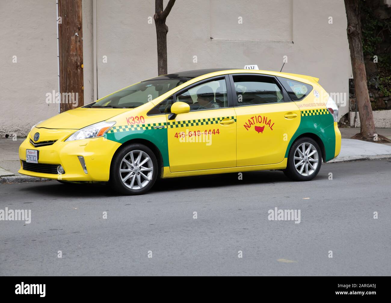 San Francisco Taxi cab parked Stock Photo - Alamy