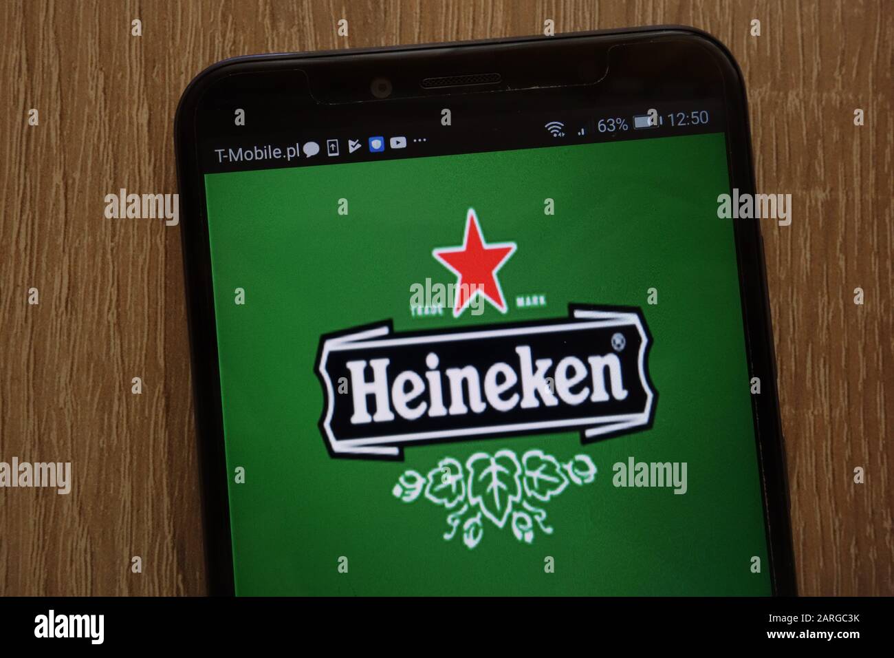 Heineken logo hi-res stock photography and images - Alamy