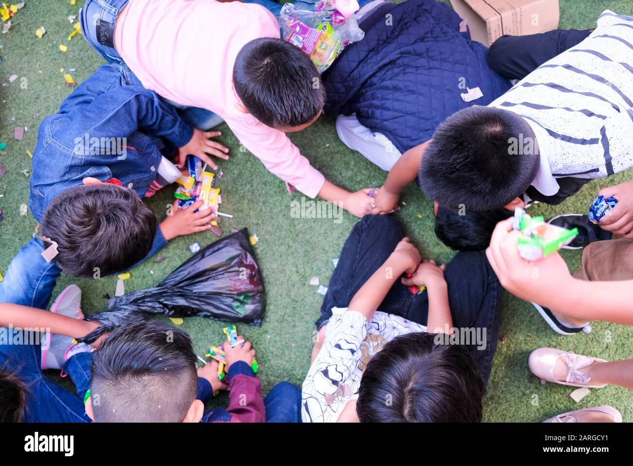 Children with candy hi-res stock photography and images - Alamy