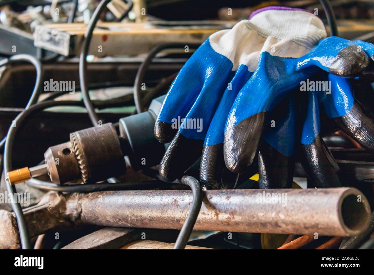 Pile of old tools hi-res stock photography and images - Alamy