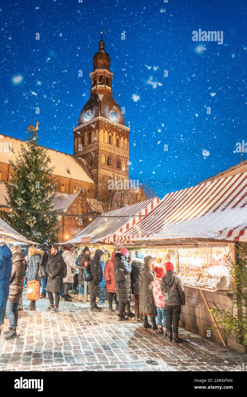 Riga latvia christmas snow hi-res stock photography and images - Alamy