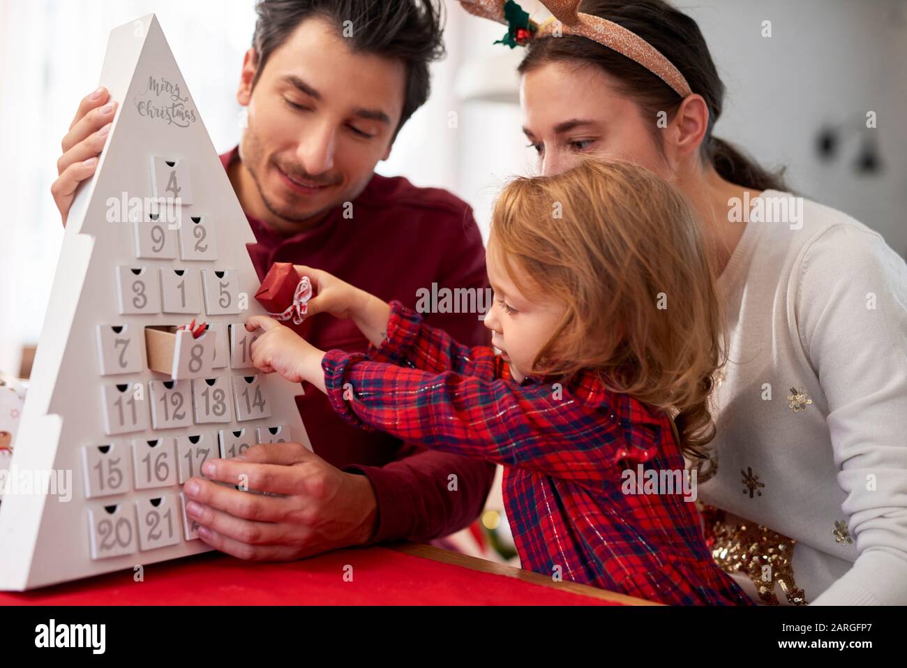 Child christmas calendar hi-res stock photography and images - Alamy