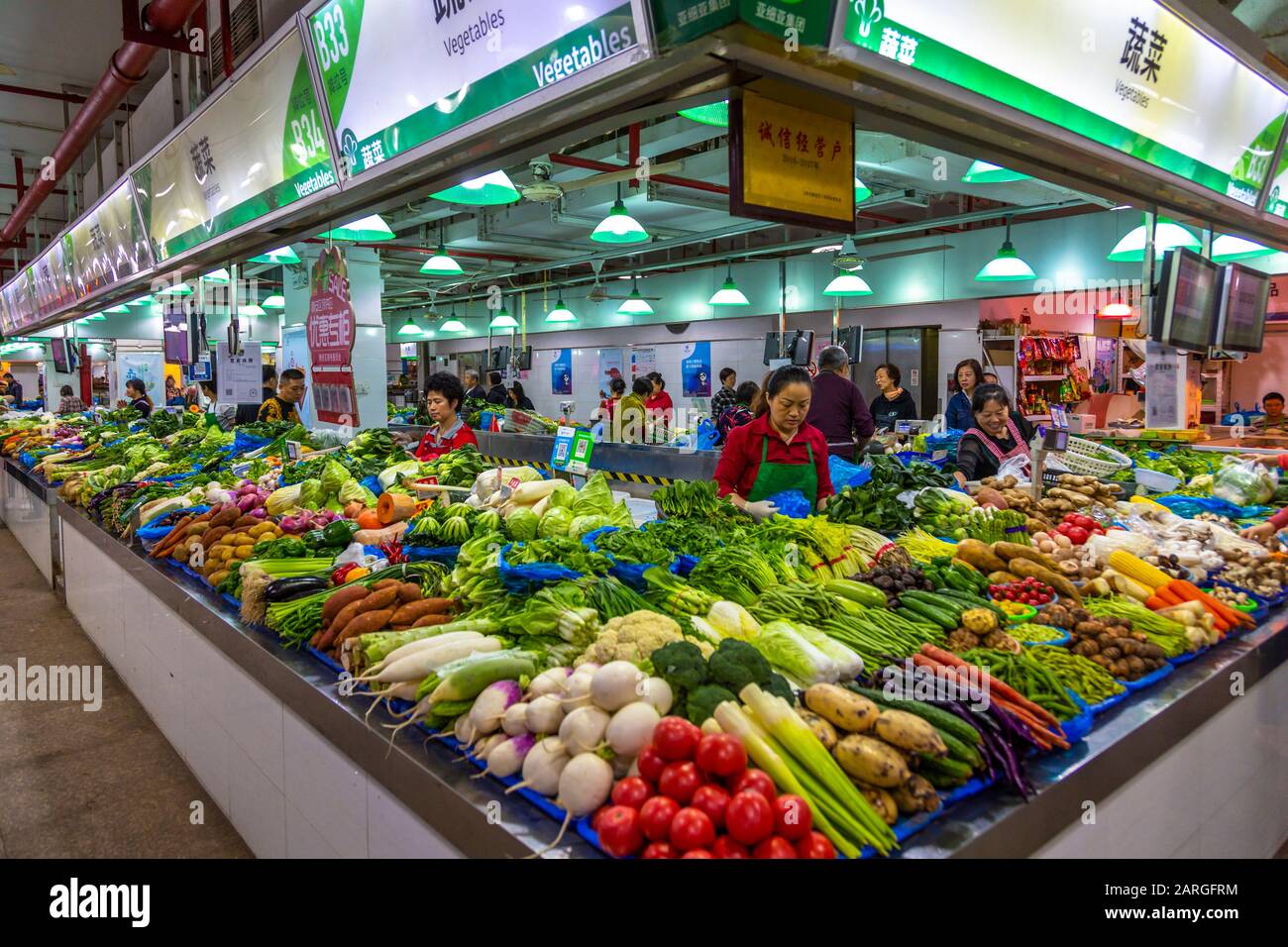 Indoor food market shanghai hi-res stock photography and images - Alamy